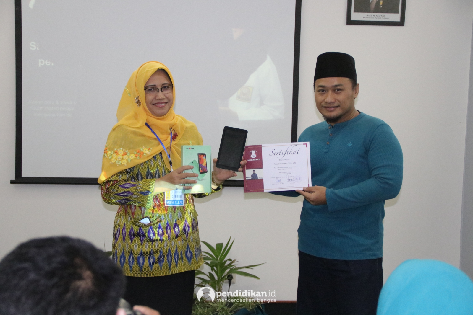 Sosialisasi KIPIN ATM dan Apresiasi Guru Penyaji VIPI di Workshop MGMP ...