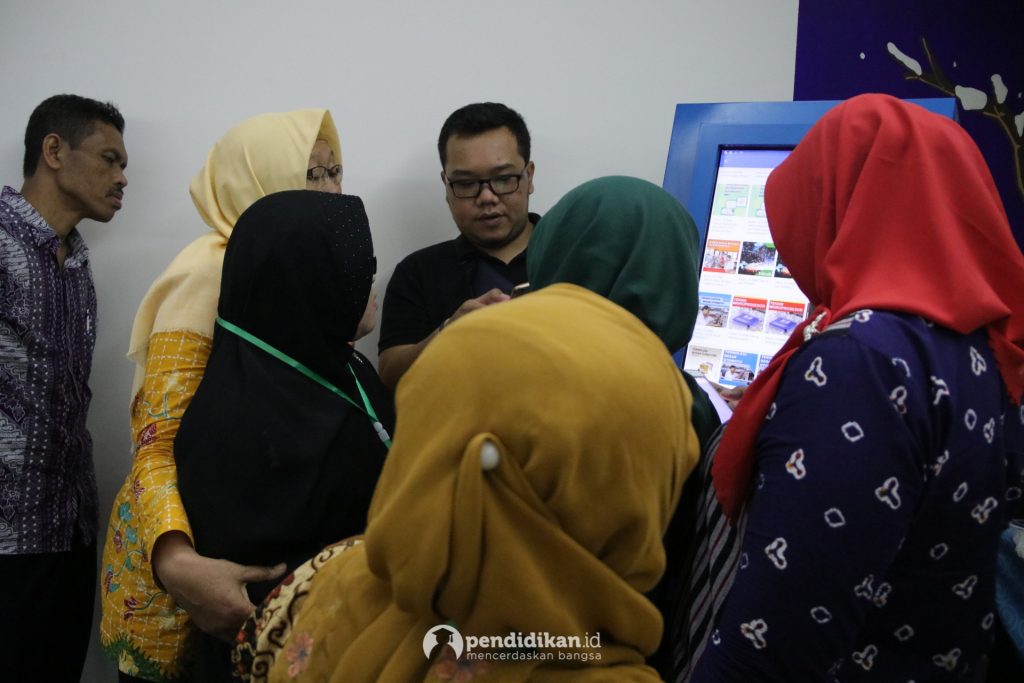 Sosialisasi KIPIN ATM dan Apresiasi Guru Penyaji VIPI di Workshop MGMP ...
