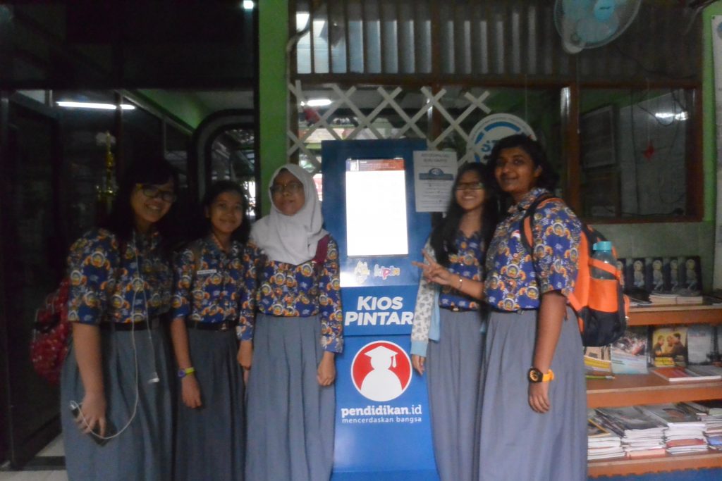 Perpustakaan Digital KIPIN Goes to SMAN 112 Jakarta, Siswa Perbanyak ...