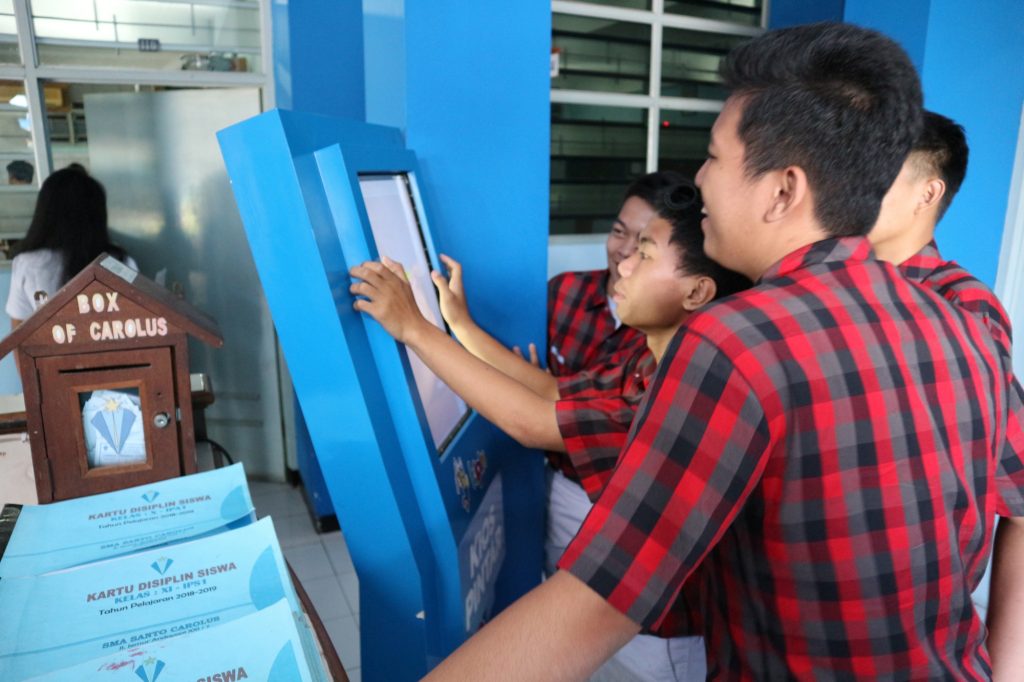 KIPIN ATM di SMAK St. Carolus Surabaya Memotivasi Siswa Generasi ...